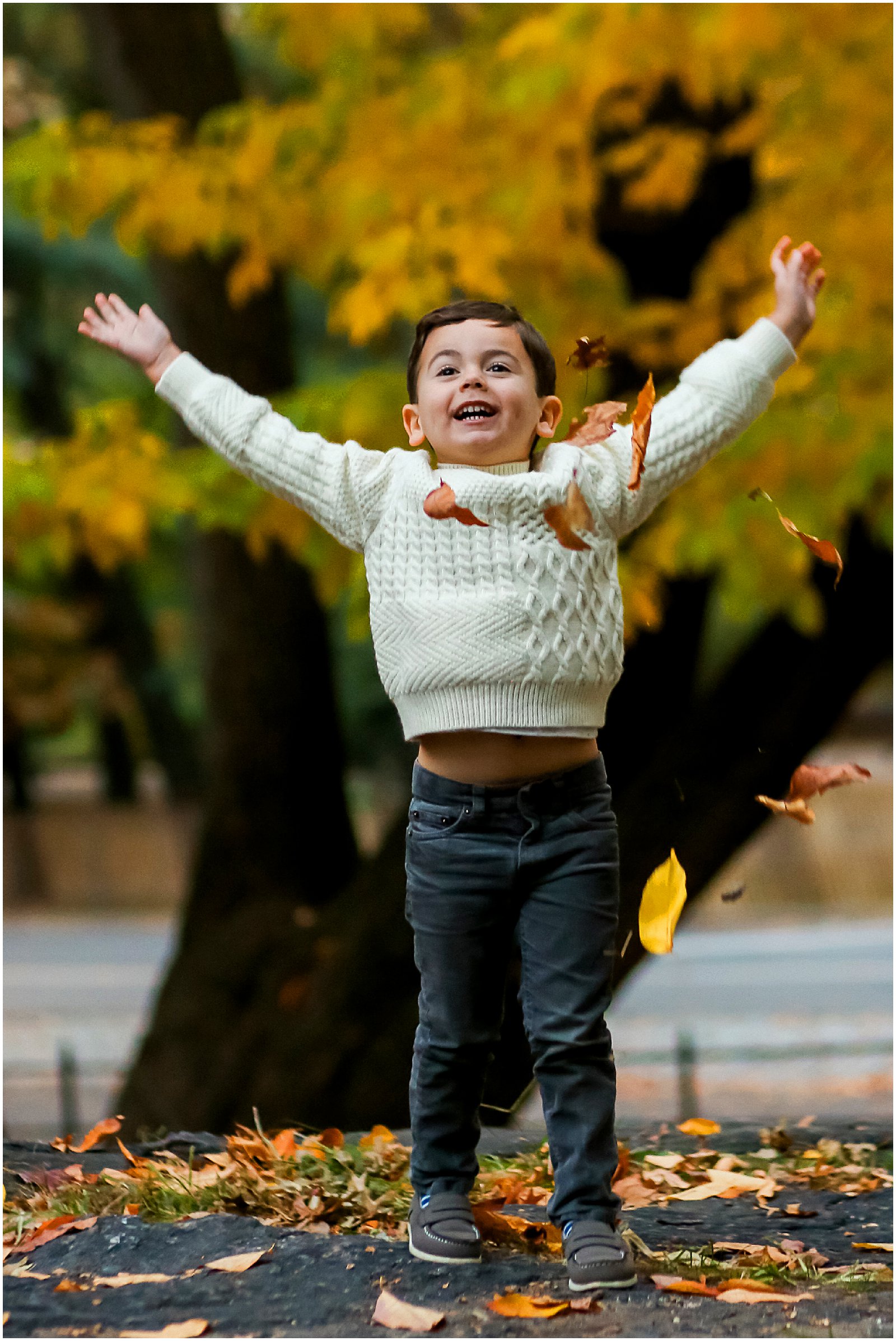 Outdoor Seasonal Family Photographer Fairfield CT | Helena Woods